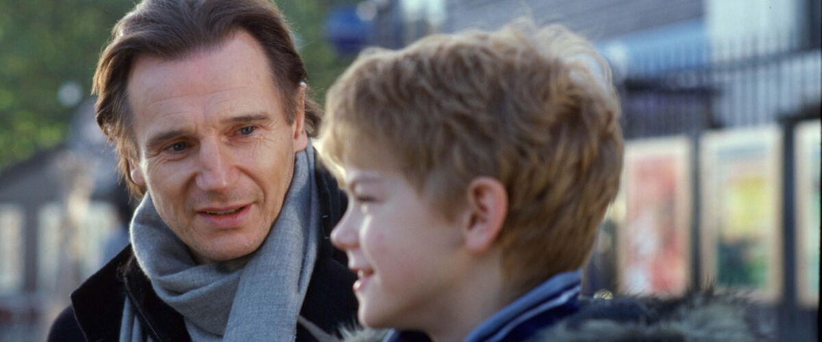 Love Actually 2 : le jeune Sam a bien grandi sur les premières images ...