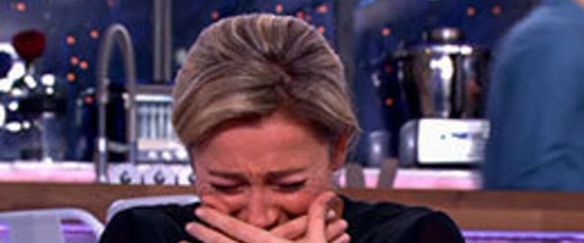 C à Vous : L'interminable fou rire d'Anne-Sophie Lapix (VIDEO)