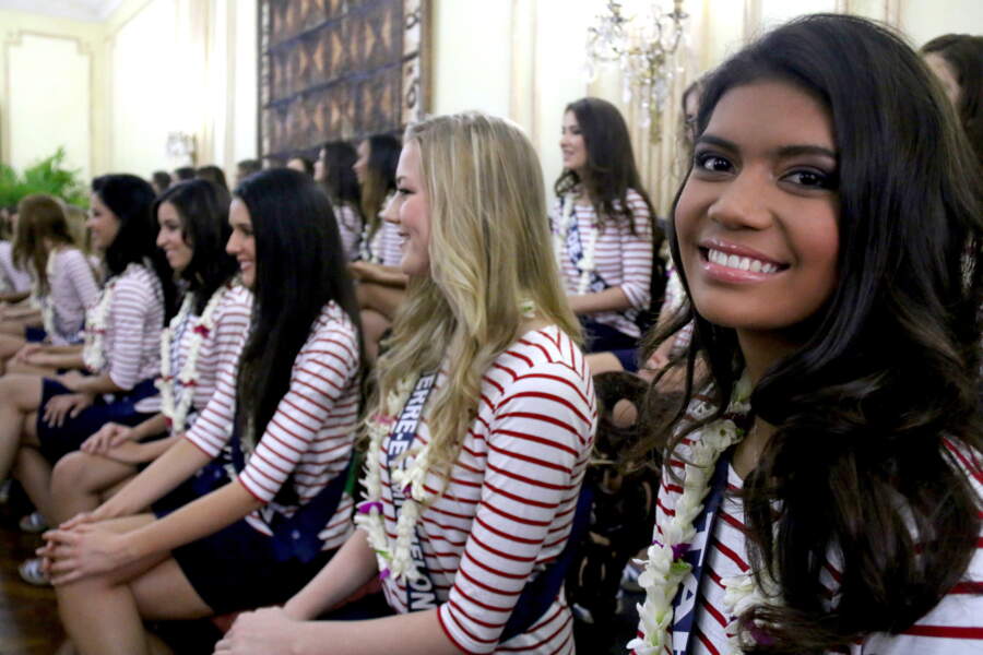 Miss France 2016 : arrivée à Tahiti, premiers défilés... Le voyage des Miss en images - Télé Loisirs