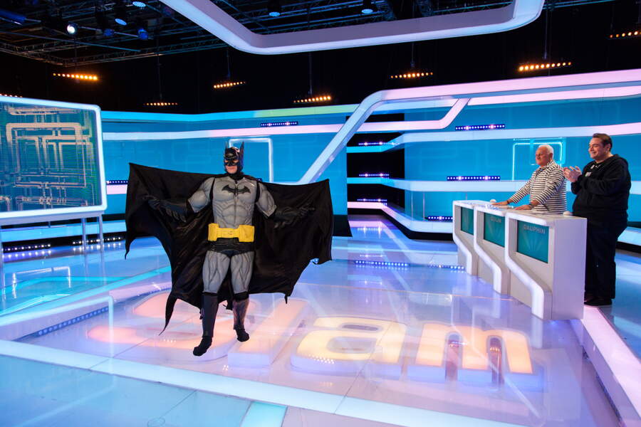 Slam : Cyril Féraud se déguise pour le 1er avril - Télé Loisirs