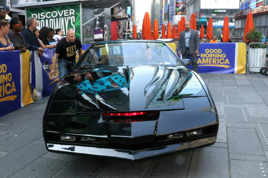 Les retrouvailles de David Hasselhoff et Kitt, la célèbre voiture de ...