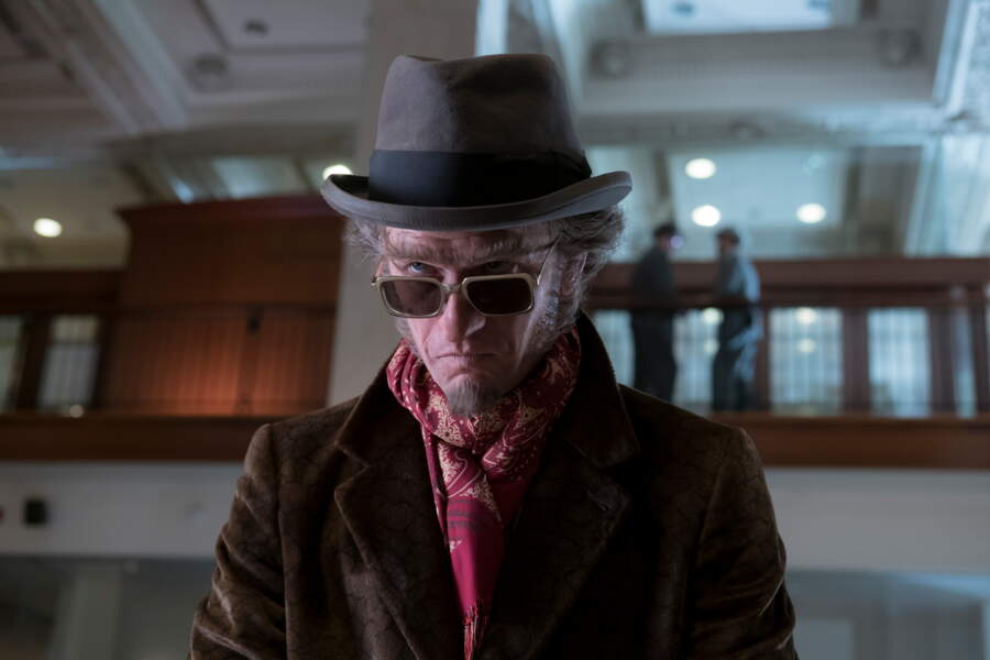 Dans Les Désastreuses Aventures des orphelins Baudelaire, le Comte Olaf ...