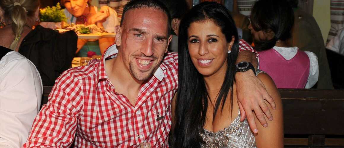 La Femme De Franck Ribéry Craque Et Sen Prend à Larbitre Du Match
