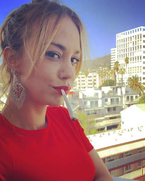 Alice Belaïdi : ses plus belles photos Instagram - Télé Loisirs