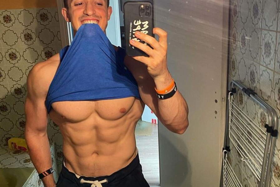 Instagram : Anouchka Alsif pose nue, Tibo InShape dévoile ses abdos ...