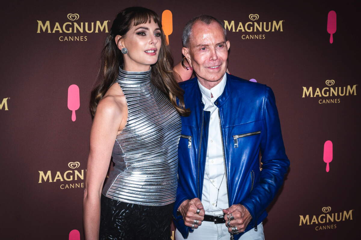 Cannes 2022 : Frédérique Bel ose le mini short sur la Croisette ...
