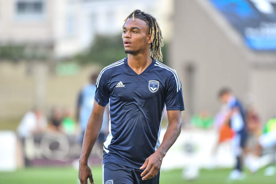 Qui est Sékou Mara, footballeur professionnel et fils d'Audrey Crespo ...