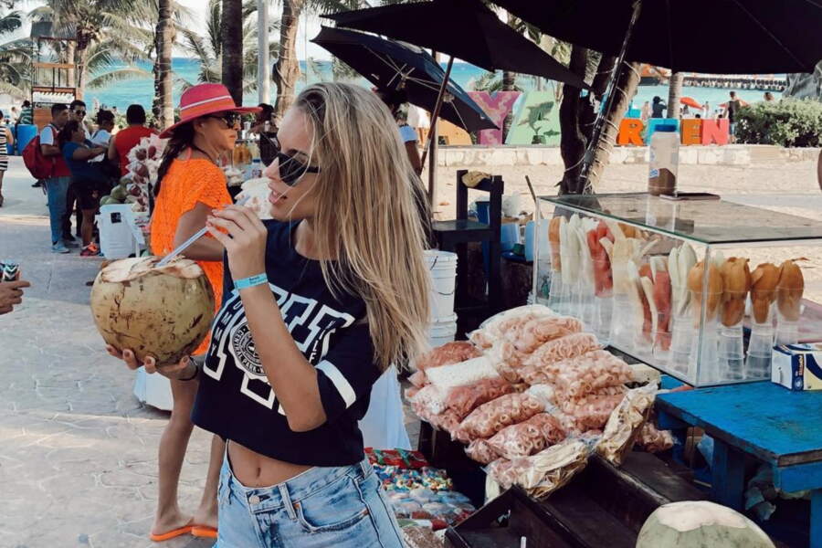 Carlos Soler : qui est sa compagne Marta Marchena ? - Télé Loisirs