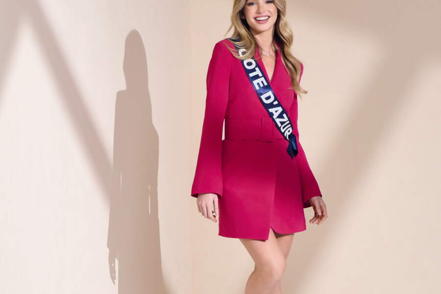 Miss France 2023 : les portraits officiels des 30 candidates - Télé Loisirs