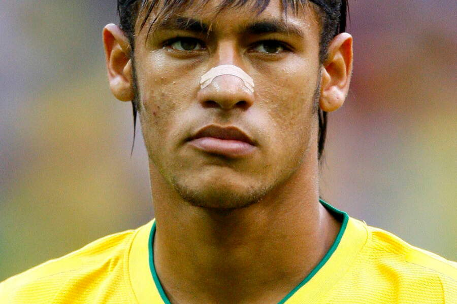 Neymar Jr : l'évolution du look du footballeur star du PSG - Télé Loisirs