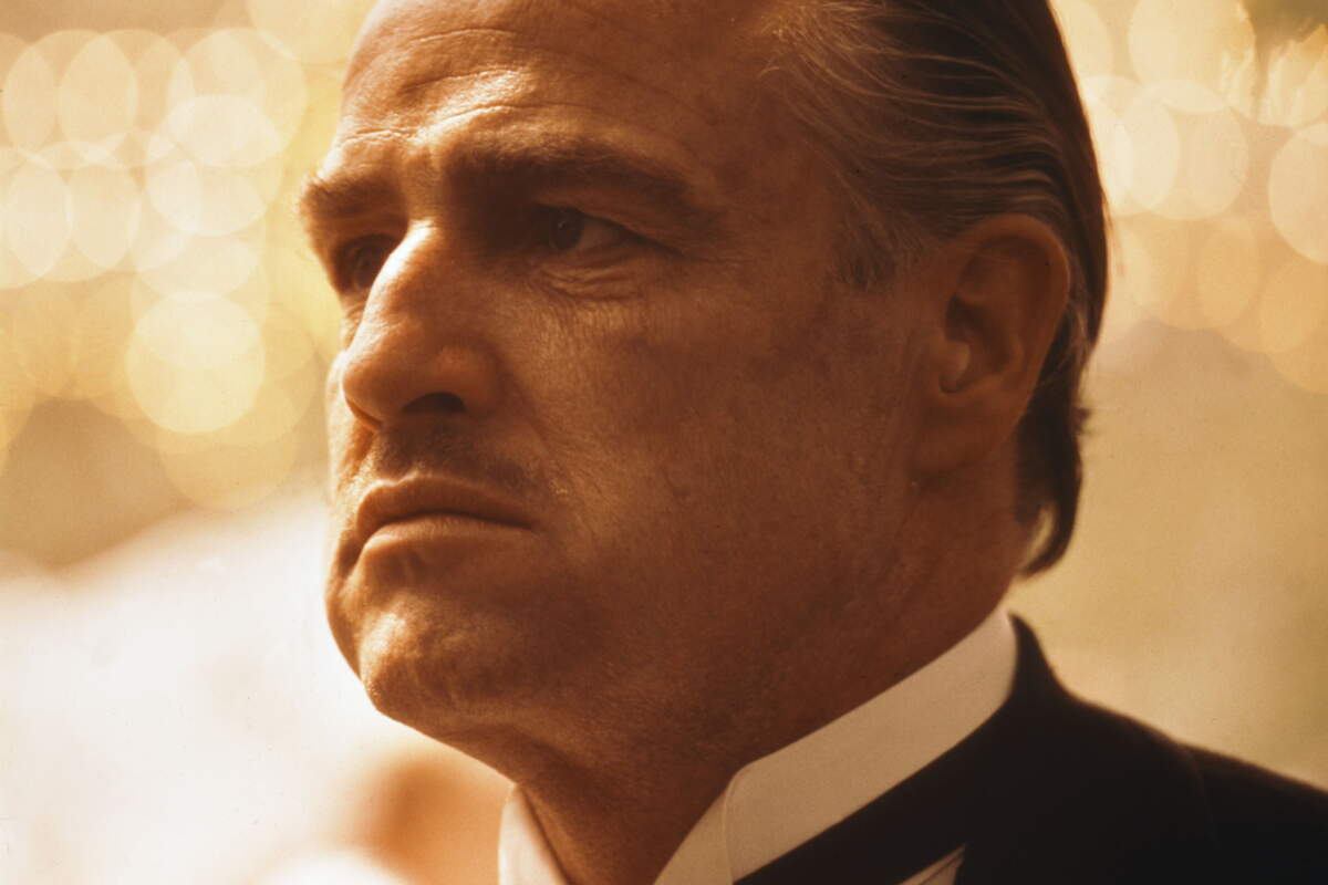 Marlon Brando amoureux : les hommes et les femmes de sa vie - Télé Loisirs