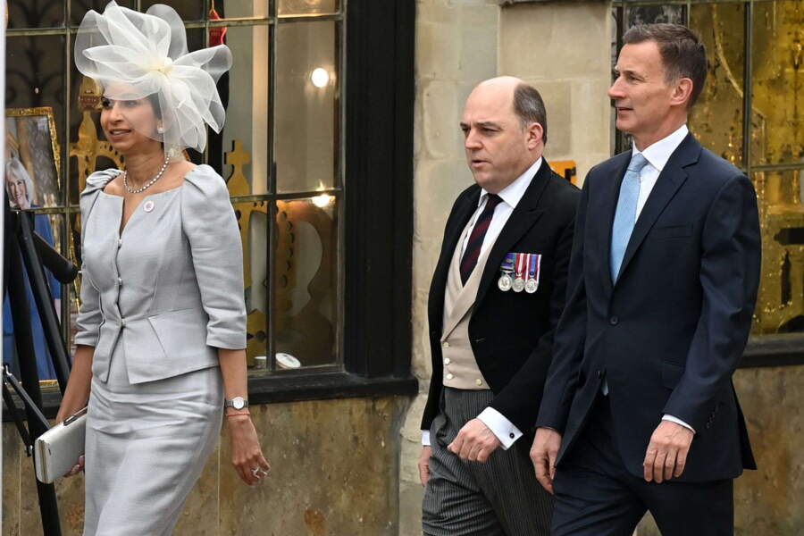 Couronnement de Charles III : Emma Thompson déchaînée, le couple Macron ...