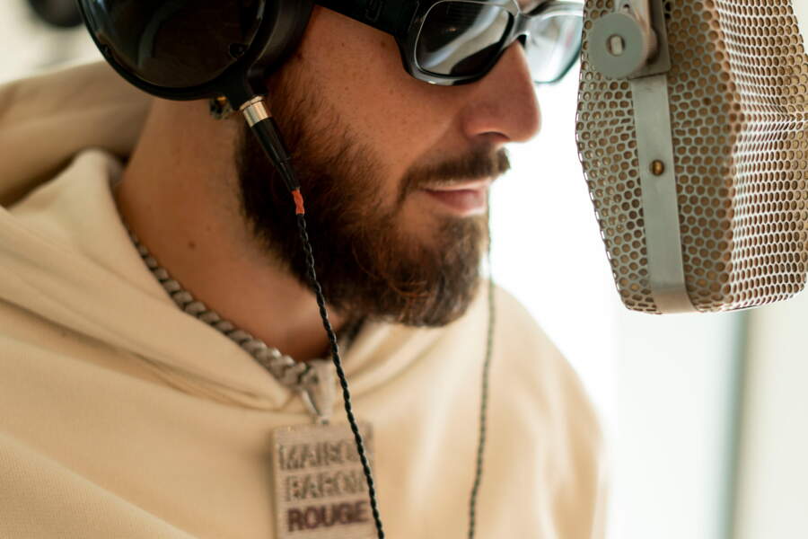 SCH : ses meilleurs looks dans Nouvelle Ecole - Télé Loisirs