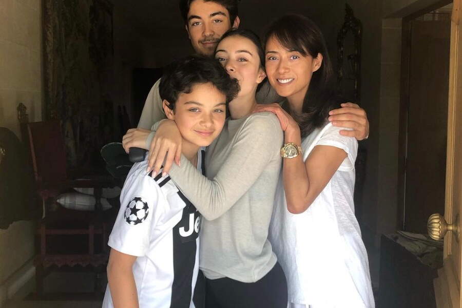 Jean Alesi : qui est sa femme (et star japonaise) Kumiko Goto ? - Télé Loisirs