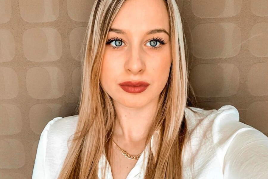 Qui est Mélanie Peetermans, la compagne du cycliste Jasper Philipsen ...