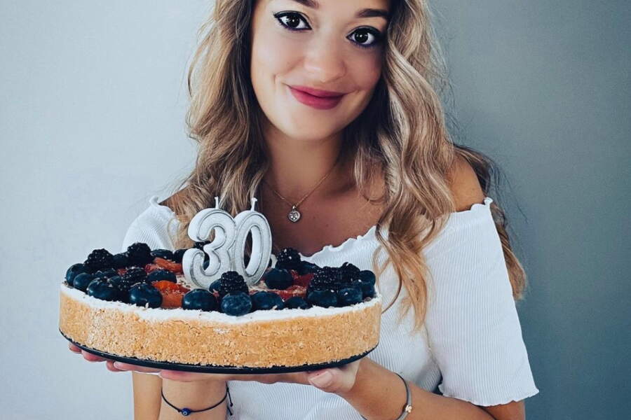 Qui est Elena, la compagne d'Alexey Lutsenko - Télé Loisirs