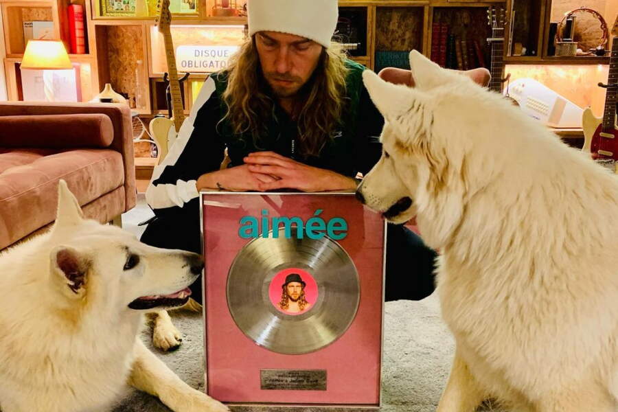 Julien Doré : qui sont Simone et Jean-Marc, ses deux adorables chiens ...