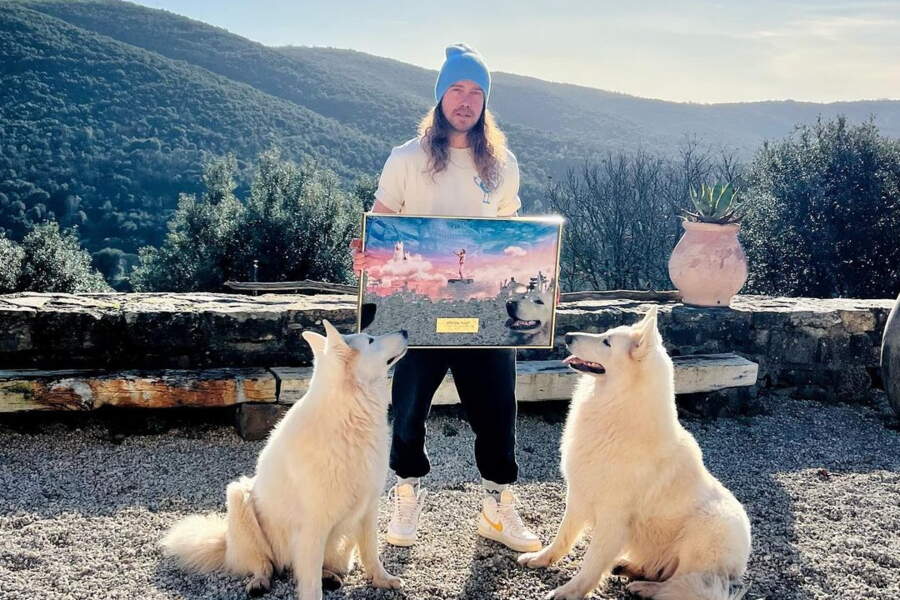 Julien Doré : qui sont Simone et Jean-Marc, ses deux adorables chiens ...