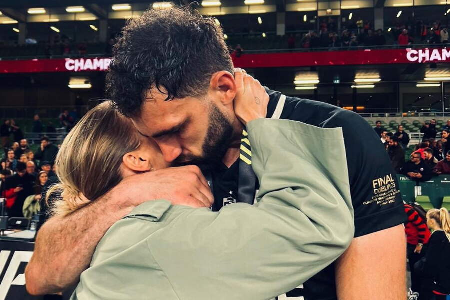Qui est Julia Vial, la compagne du rugbyman Charles Ollivon ? - Télé ...