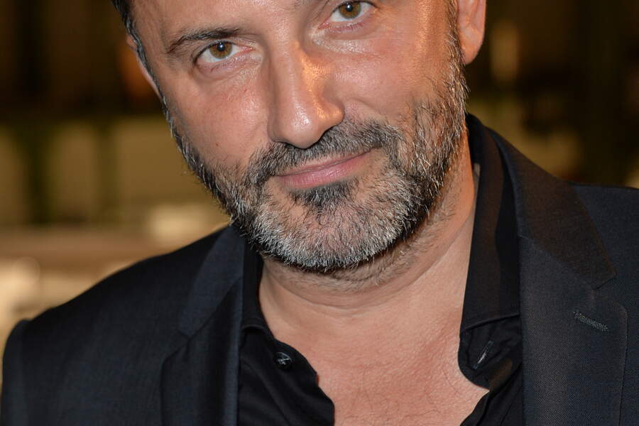 Frédéric Lopez : retour sur sa carrière et sa vie privée - Télé Loisirs