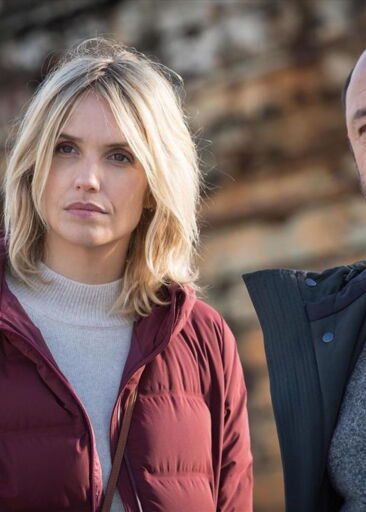 Julie-Anne Roth : biographie, news, photos et videos - Télé-Loisirs