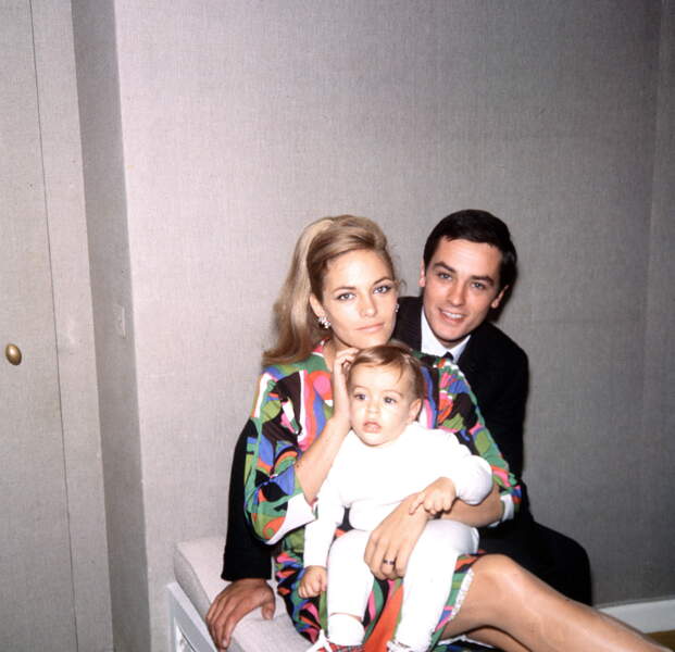 Epouses, amantes, amies… Les femmes dans la vie d'Alain Delon (26 ...