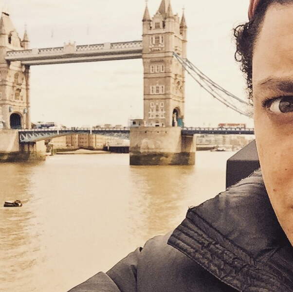 Kev Adams sur Instagram : toujours la pêche... et beaucoup de cheveux ...