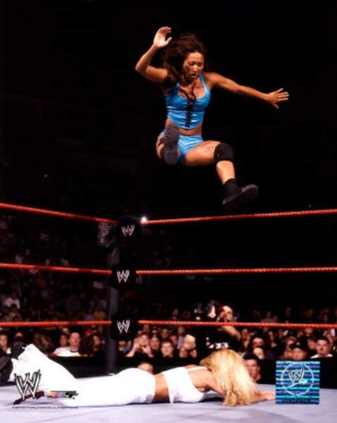 Les catcheuses les plus sexy s'affichent sur Instagram - Télé Loisirs