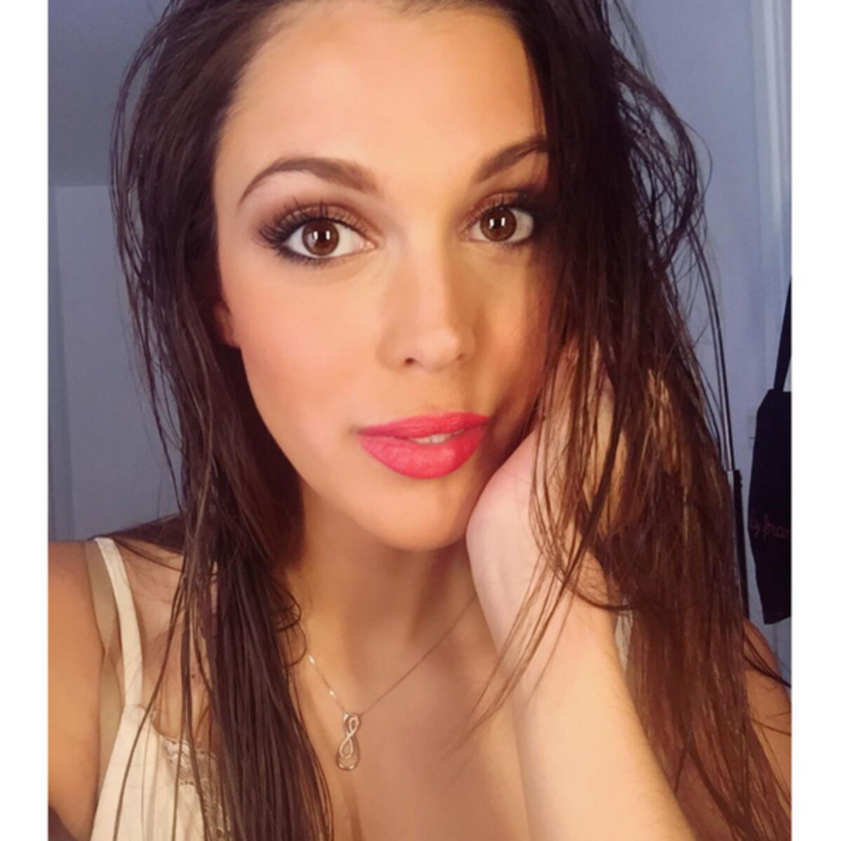 Instagram : Caroline Receveur en bikini, Estelle Lefébure se dévoile ...