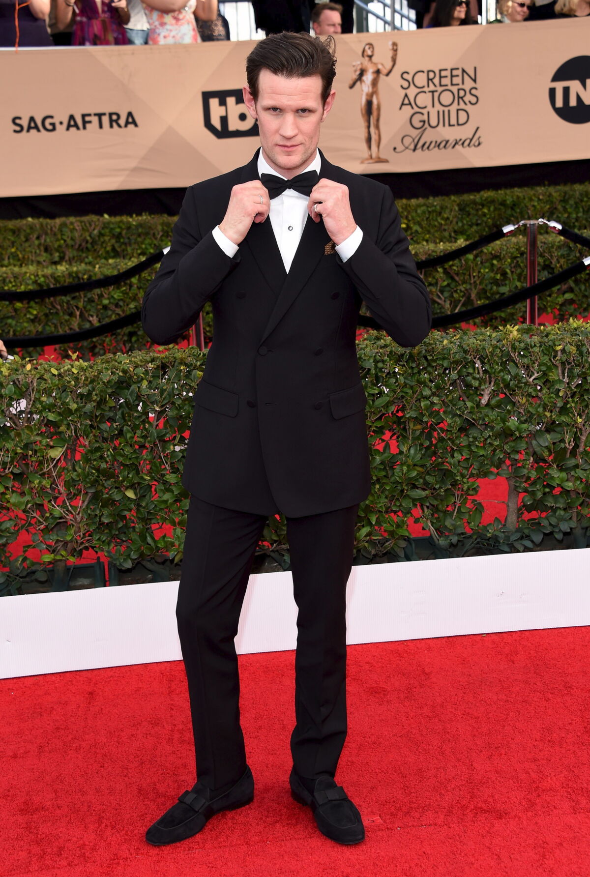 Robes à paillettes, décolletés plongeants et smoking tiré à quatre ...