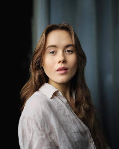 The Last Kingdom : à quoi ressemblent vraiment les acteurs ? - Télé Loisirs