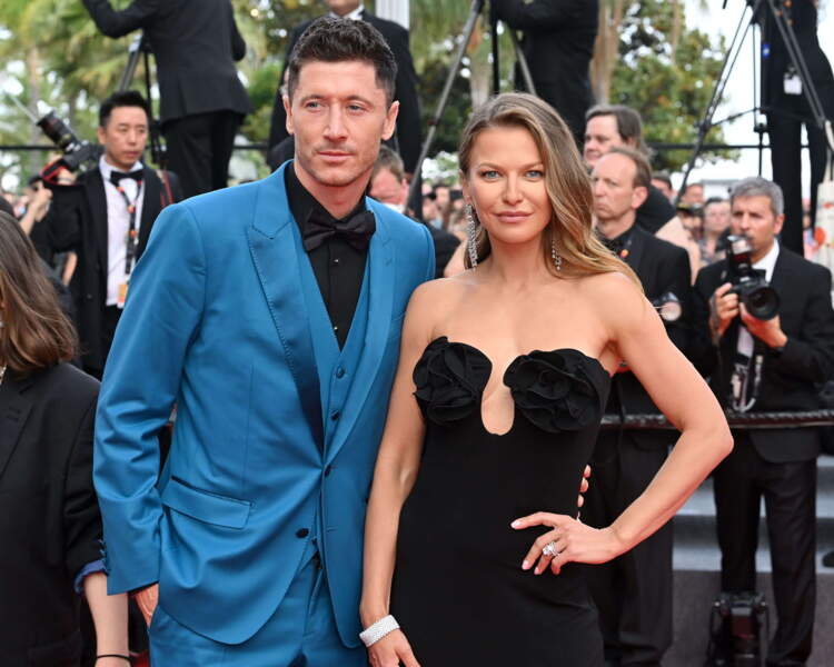 Cannes 2022 : Diane Leyre radieuse, Marina Foïs dans une tenue ...