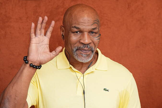 Mike Tyson à la tête d'une grande tribu - Télé Loisirs