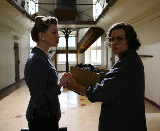 Cécile Bois : retour en images sur la carrière de l'actrice de Candice ...