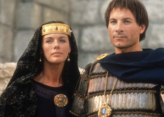 Anny Duperey : retour en images sur la carrière de la comédienne (PHOTOS) - Télé Loisirs