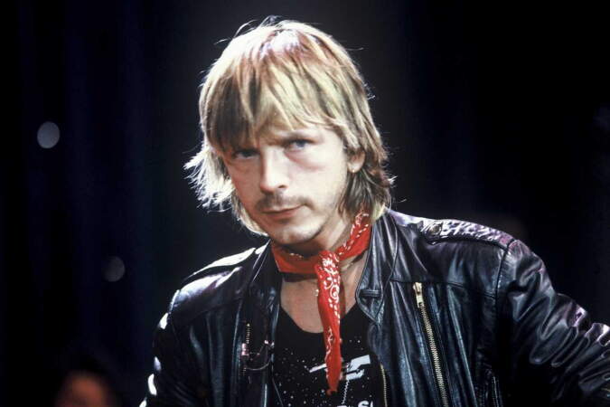 Renaud : retour sur la carrière et la vie privée du chanteur - Télé Loisirs