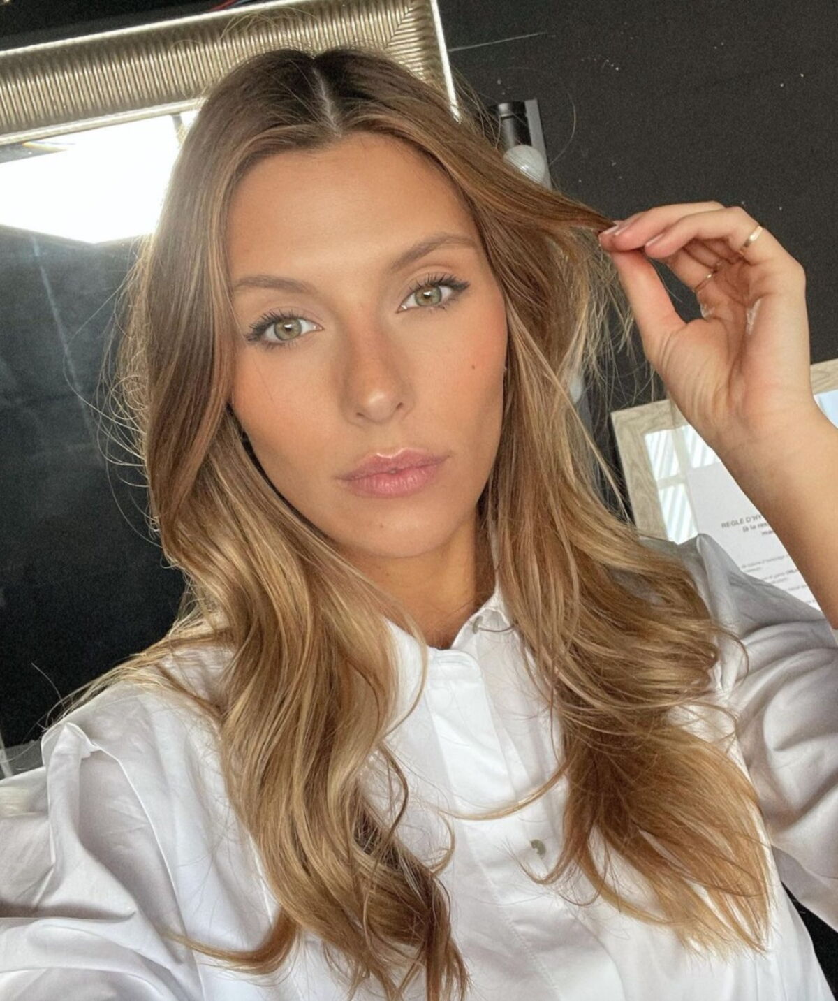 Instagram : Caroline Receveur pose en bikini, changement de look pour ...