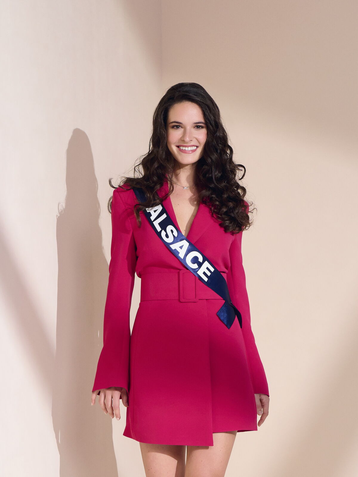 Miss France 2023 : les portraits officiels des 30 candidates - Télé Loisirs