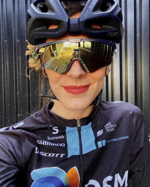 Qui est Amandine Cid, la compagne de Romain Bardet ? - Télé Loisirs