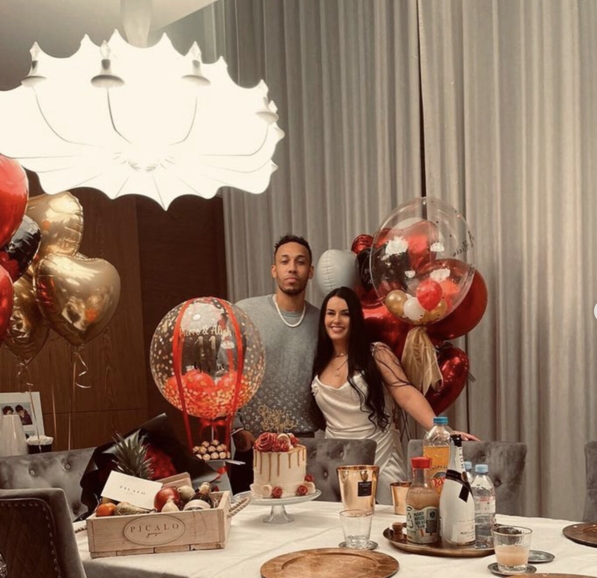 Pierre-Emerick Aubameyang : qui est sa compagne, Alysha ? - Télé Loisirs