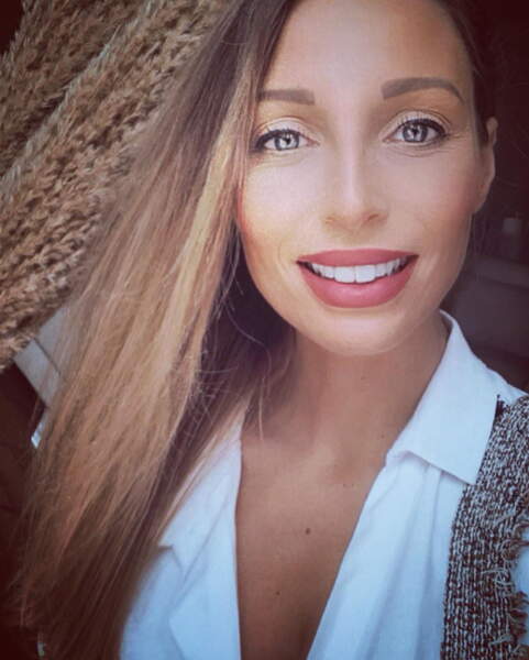 Qui est Julia Vial, la compagne du rugbyman Charles Ollivon ? - Télé ...