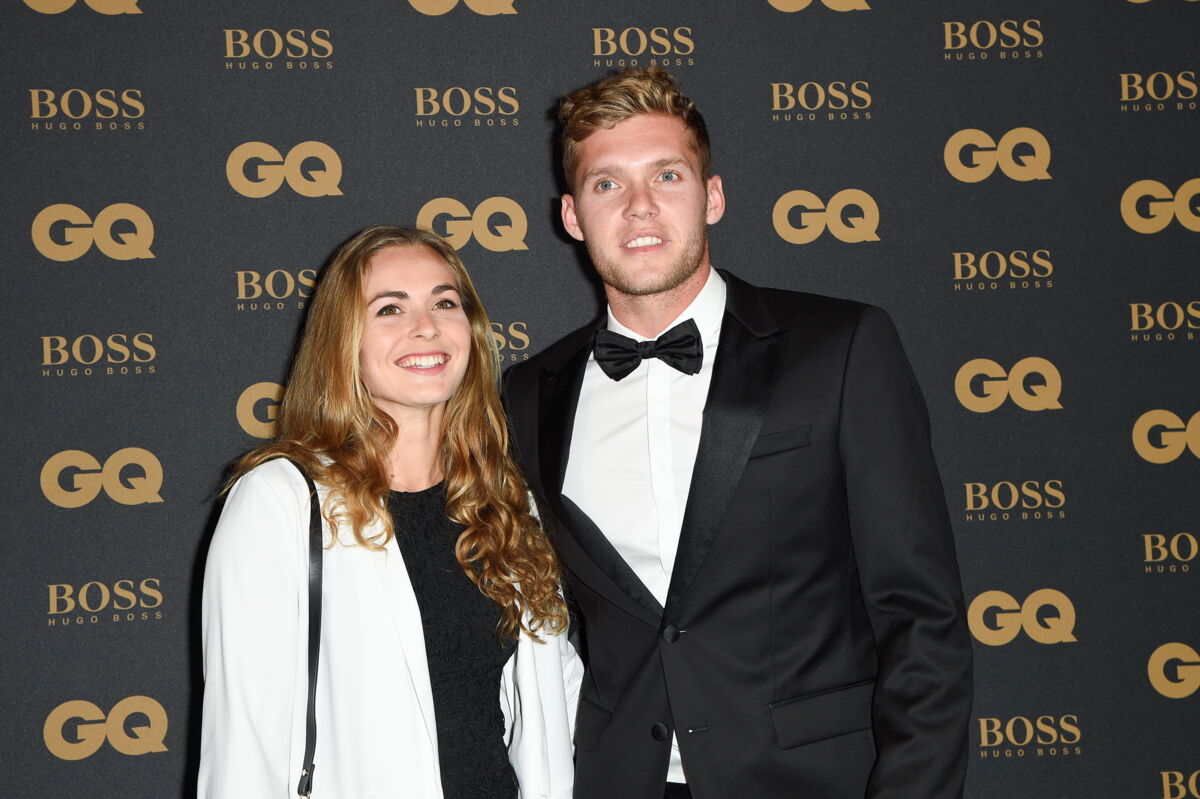 Kevin Mayer : qui est sa compagne Delphine Jariel ? - Télé Loisirs