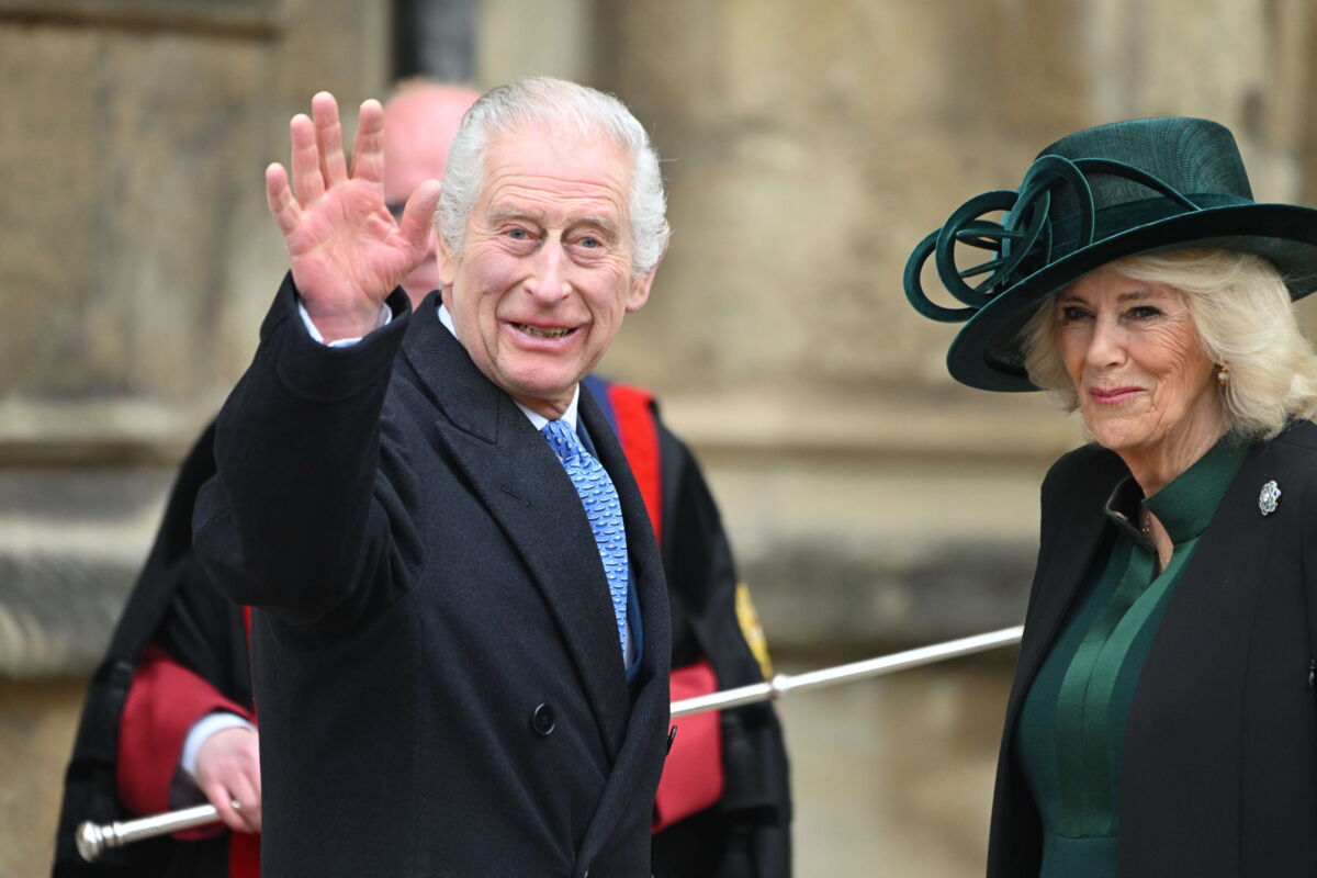 Le roi Charles III et la famille royale en petit comité à la messe de ...