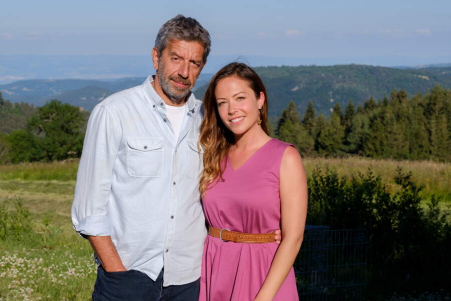 Dounia Coesens fête ses 20 ans de carrière : Retour en images sur ses ...