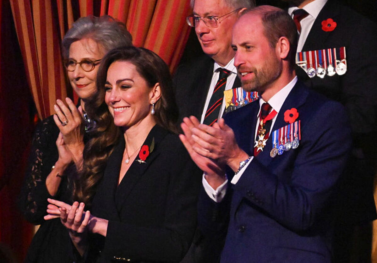 Kate Middleton très digne en noir pour le Festival du souvenir 2024 ...