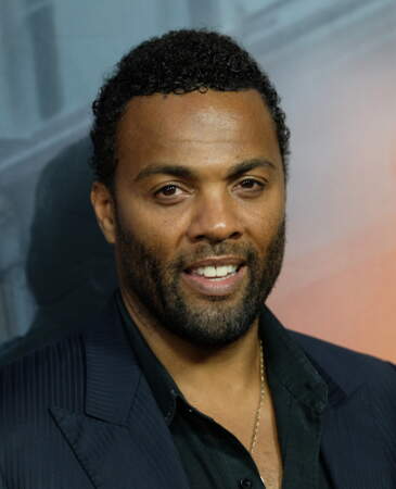 A contre-sens : on vous présente le casting du remake britannique ...