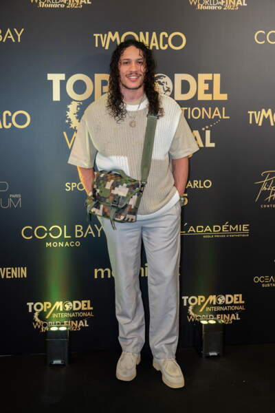 Adil Rami s'affiche avec sa nouvelle compagne, Adriana Karembeu ...