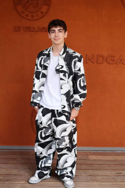 Elie Semoun et sa compagne Aude enceinte : le couple s'affiche complice ...