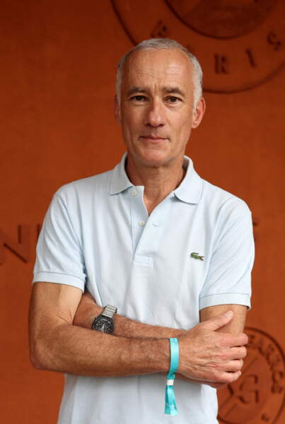 Elie Semoun et sa compagne Aude enceinte : le couple s'affiche complice ...