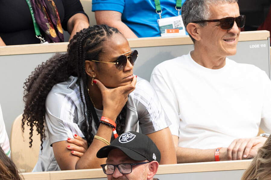 Adil Rami et sa compagne Louana Franco s'affichent à Roland-Garros ...